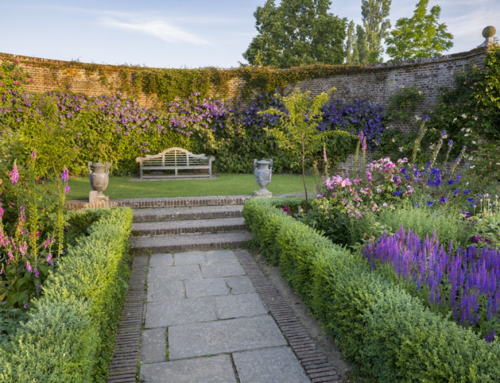 Visit Groombridge Place near Tunbridge Wells - Wadhurst Castle Cottages